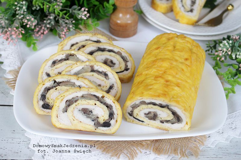 rolada serowa z kurczakiem i pieczarkami | Domowy Smak Jedzenia .pl